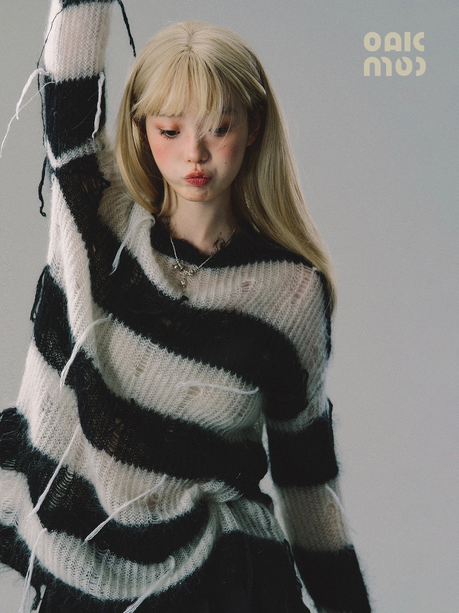 Border Monotone Damage Ovresize Knit – FancyAdd