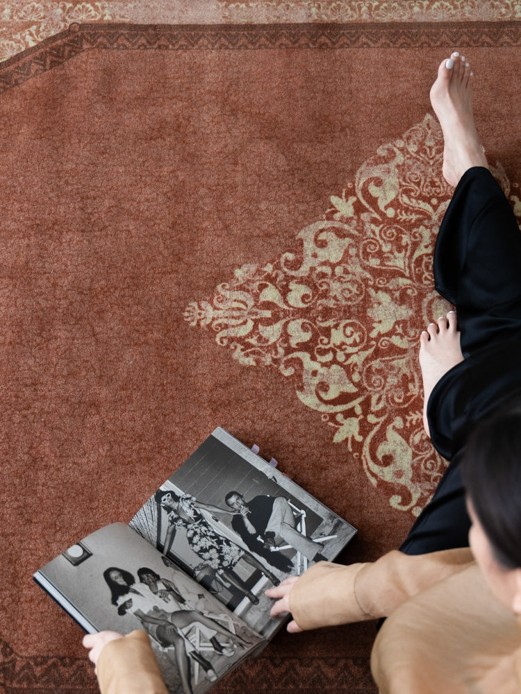 Classic British Oak-hued Persian Rug – FancyAdd