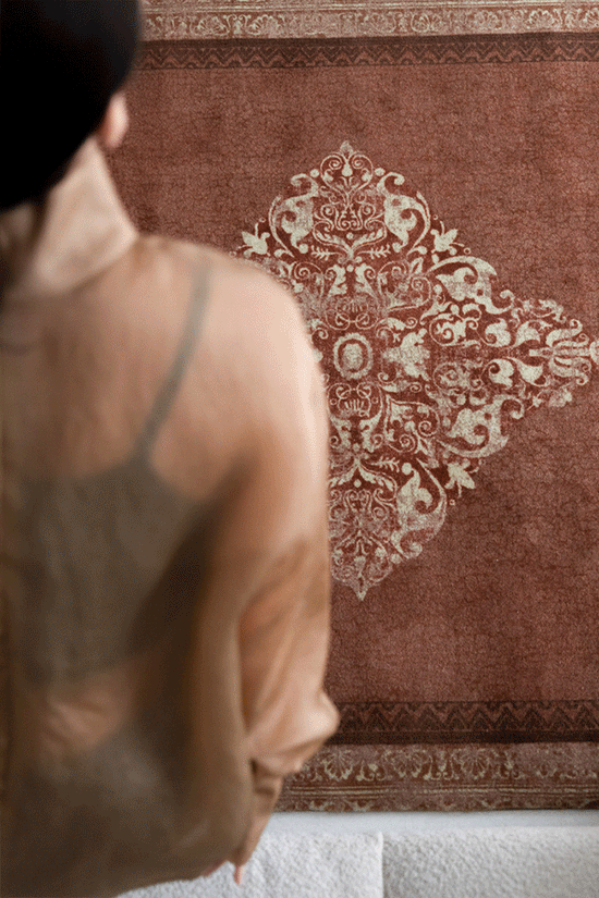 Classic British Oak-hued Persian Rug – FancyAdd